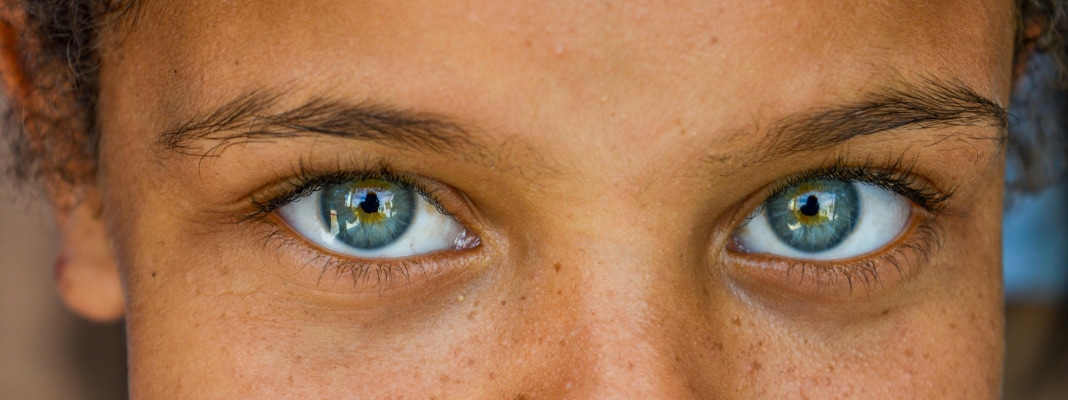 The Best Glasses For Your Eye Color - Hazel, Gray, Green, Blue Eyes ...