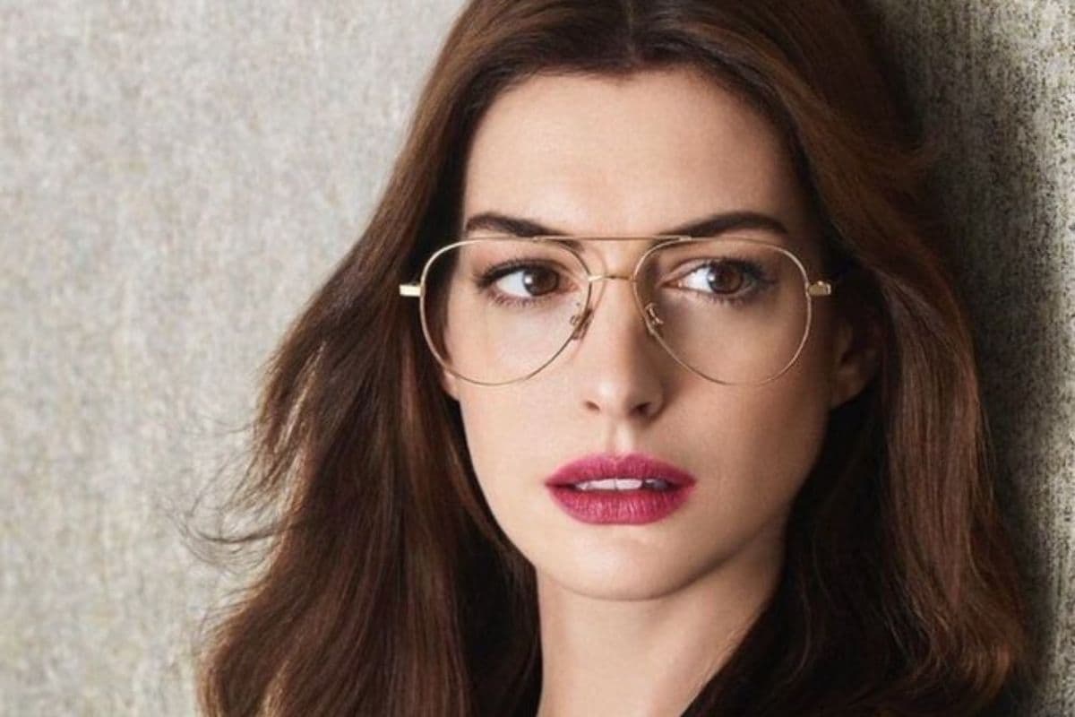 From Geek to Chic: Anne Hathaway’s Glasses in “The Princess Diaries ...