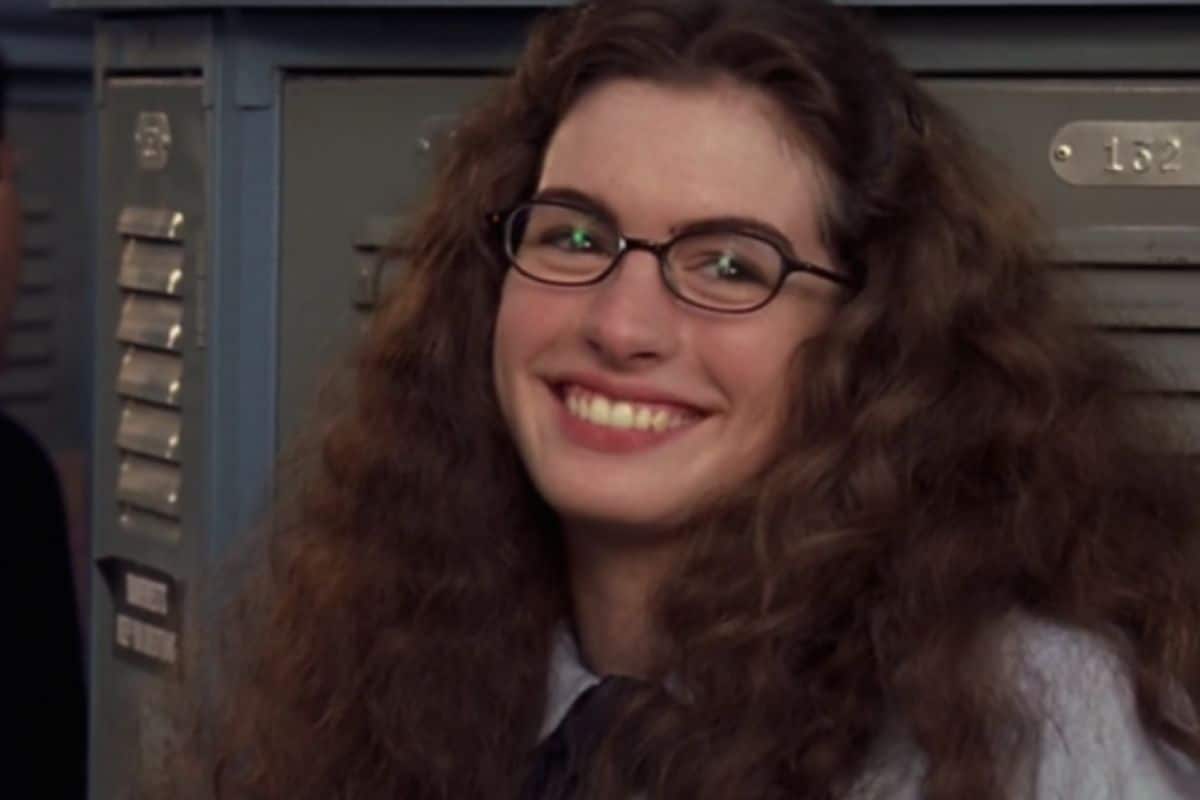 From Geek to Chic: Anne Hathaway’s Glasses in “The Princess Diaries ...