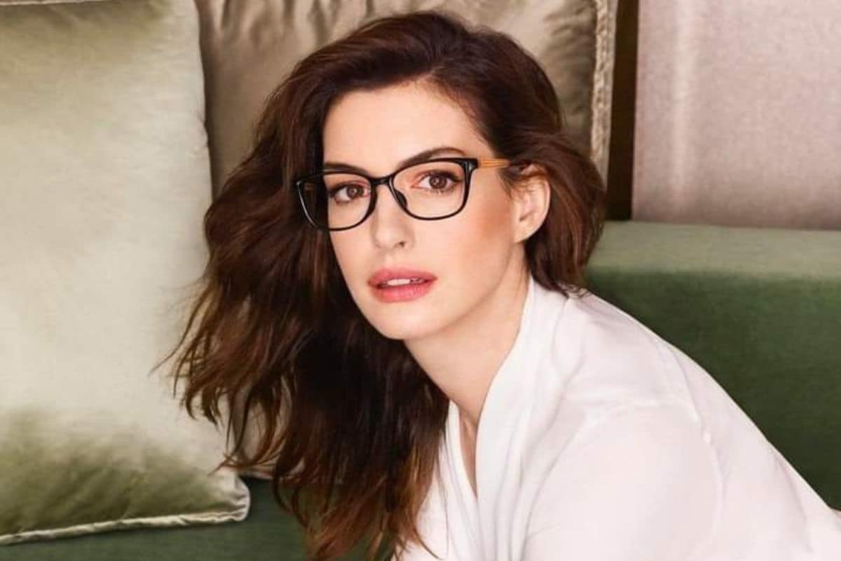 From Geek to Chic: Anne Hathaway’s Glasses in “The Princess Diaries ...